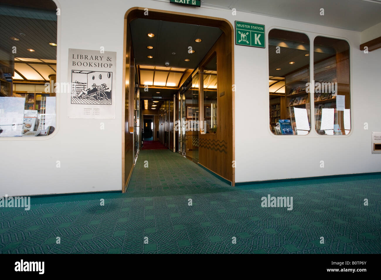 Qe2 library hi-res stock photography and images - Alamy