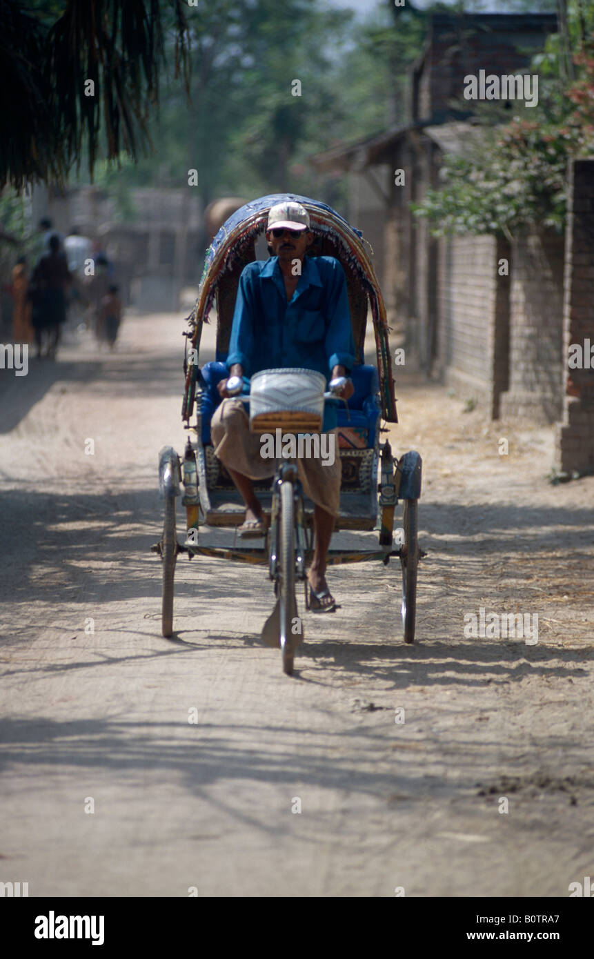 Rickshaws in traffic jam hi-res stock photography and images - Alamy