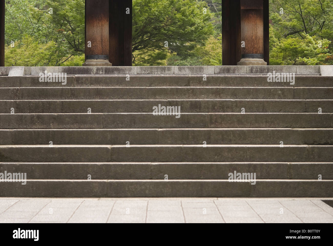 Temple steps japan hi-res stock photography and images - Alamy