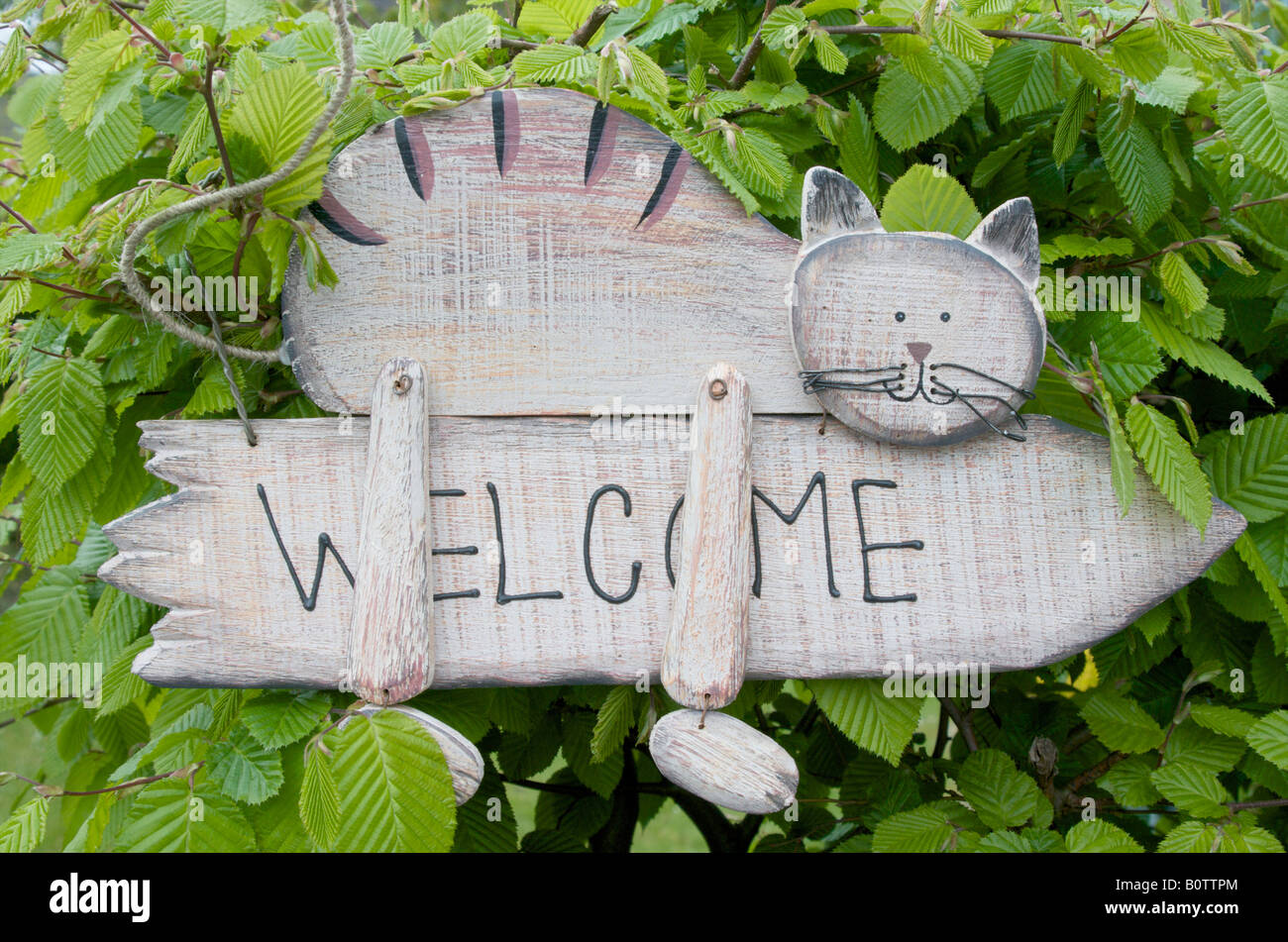 Welcome cat sign hi-res stock photography and images - Alamy