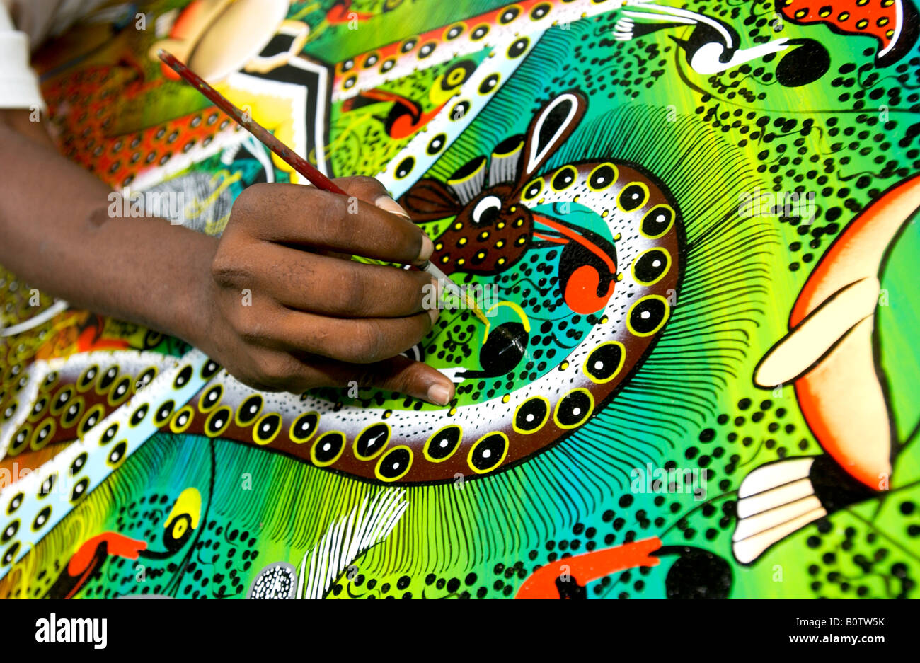 Tinga Tinga artist painting Stock Photo: 17756975 - Alamy