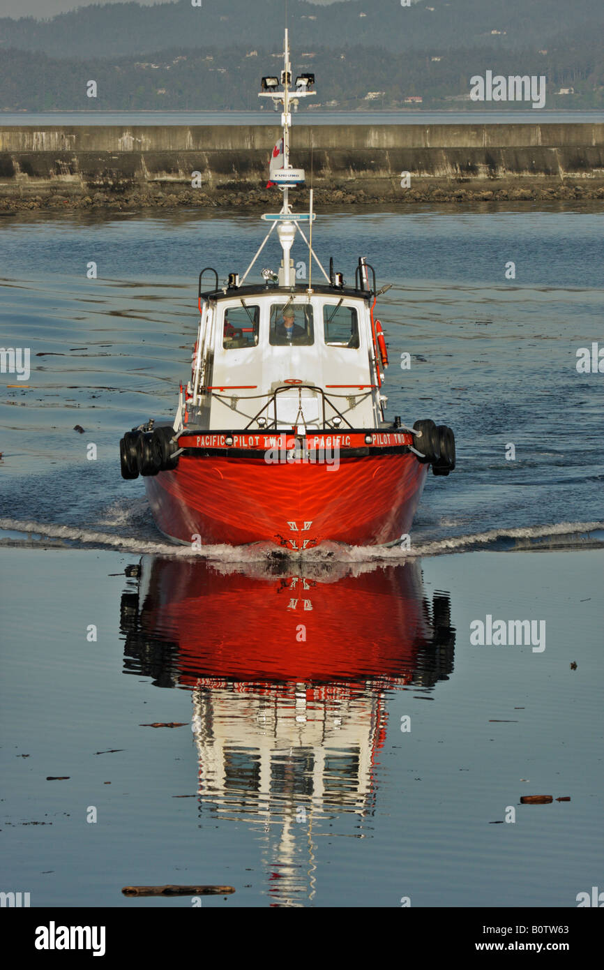 Pilot ship hi-res stock photography and images - Alamy