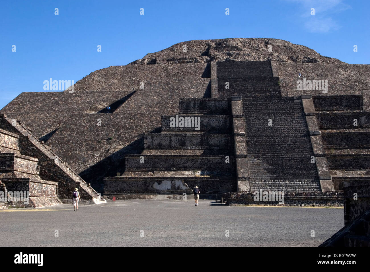 Moon pyramid hi-res stock photography and images - Alamy