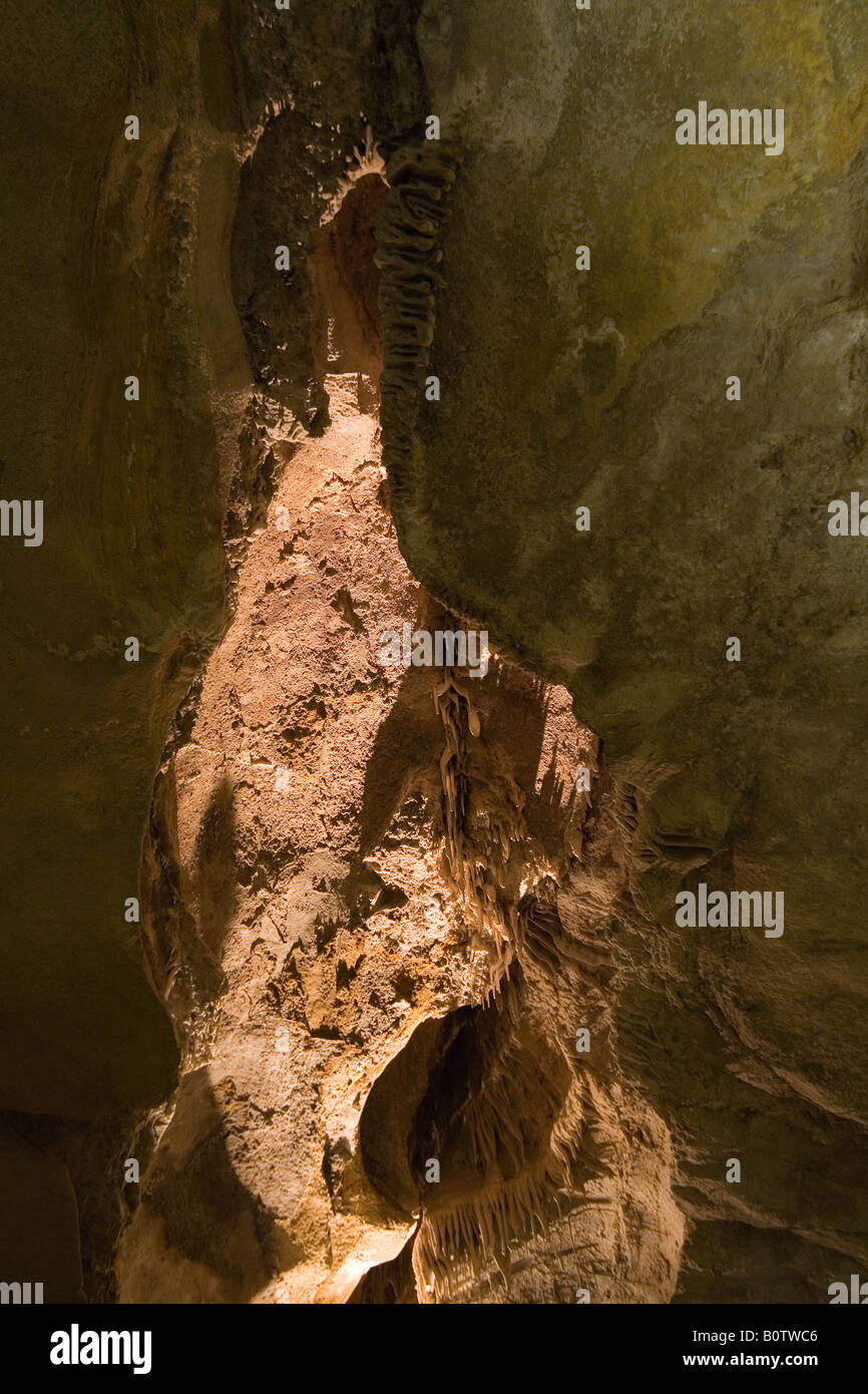 Stalactites in cave roof hi-res stock photography and images - Alamy