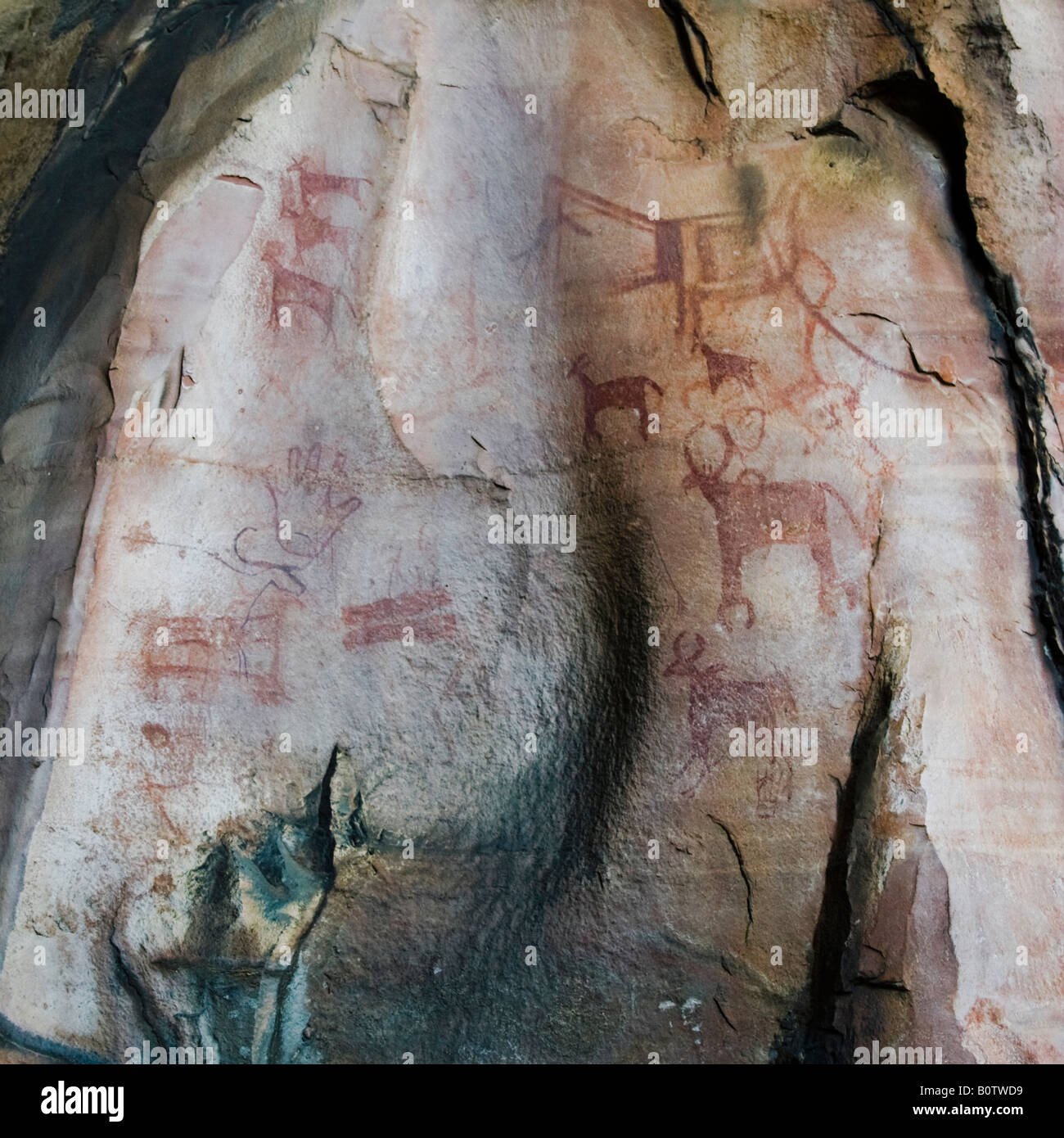 Cave pre historic drawing hi-res stock photography and images - Alamy