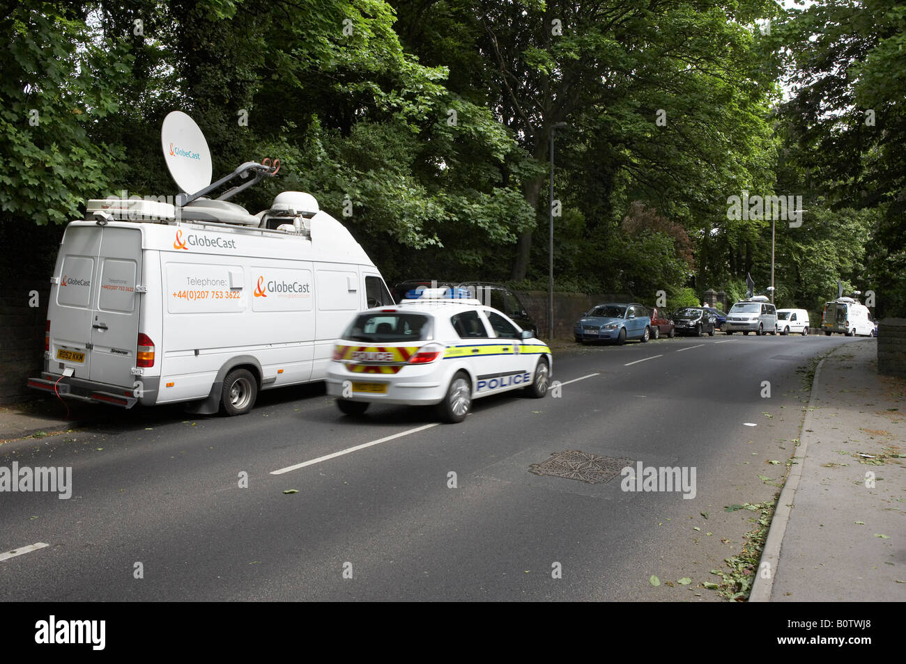 POLICE CAR AND NEWS REPORTERS AT MURDER SCENE CROW NEST PARK DEWSBURY ...