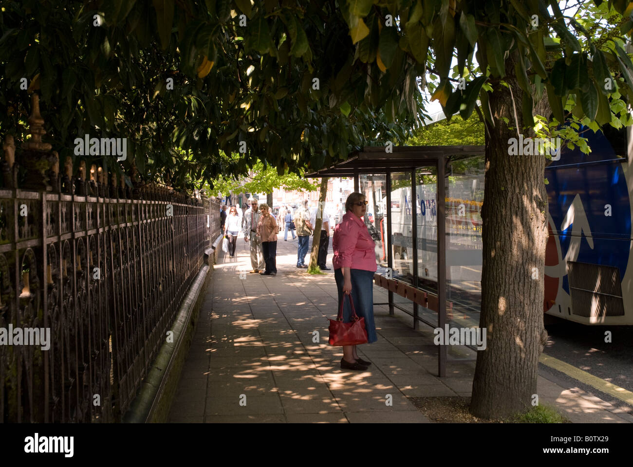 Bustop hi-res stock photography and images - Alamy
