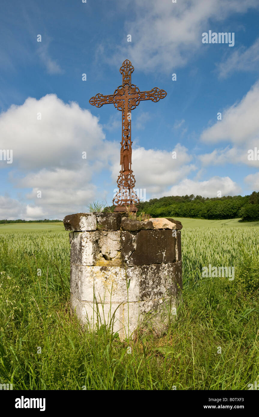 Roadside memorial cross hi-res stock photography and images - Alamy