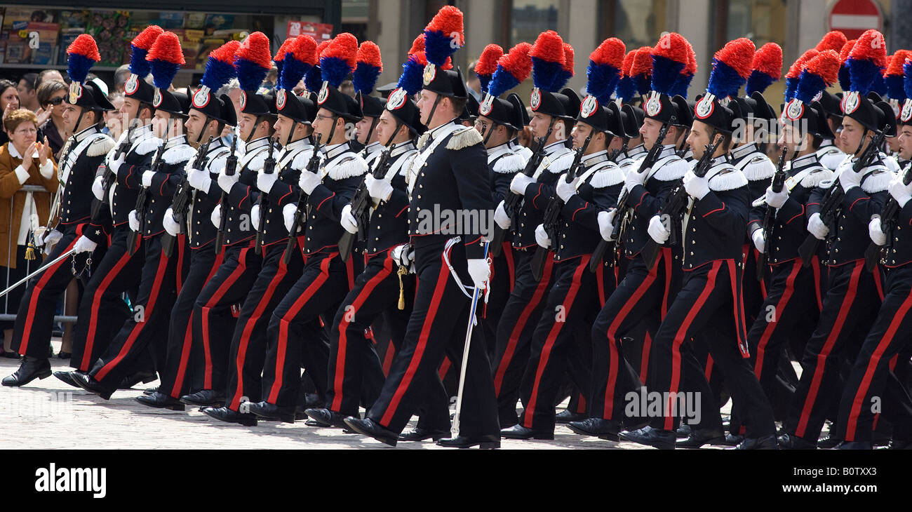 Italian police uniform hi-res stock photography and images - Alamy
