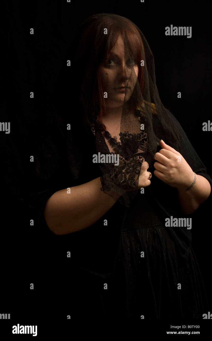 Dressed for mourning hi-res stock photography and images - Alamy