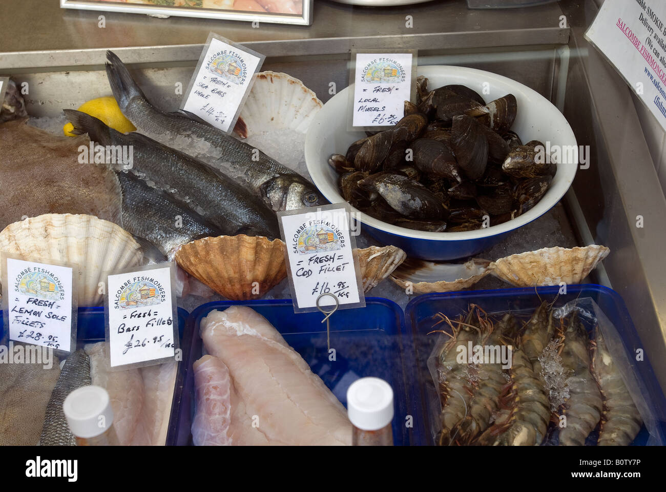 Fishmongers fishmonger hi-res stock photography and images - Alamy