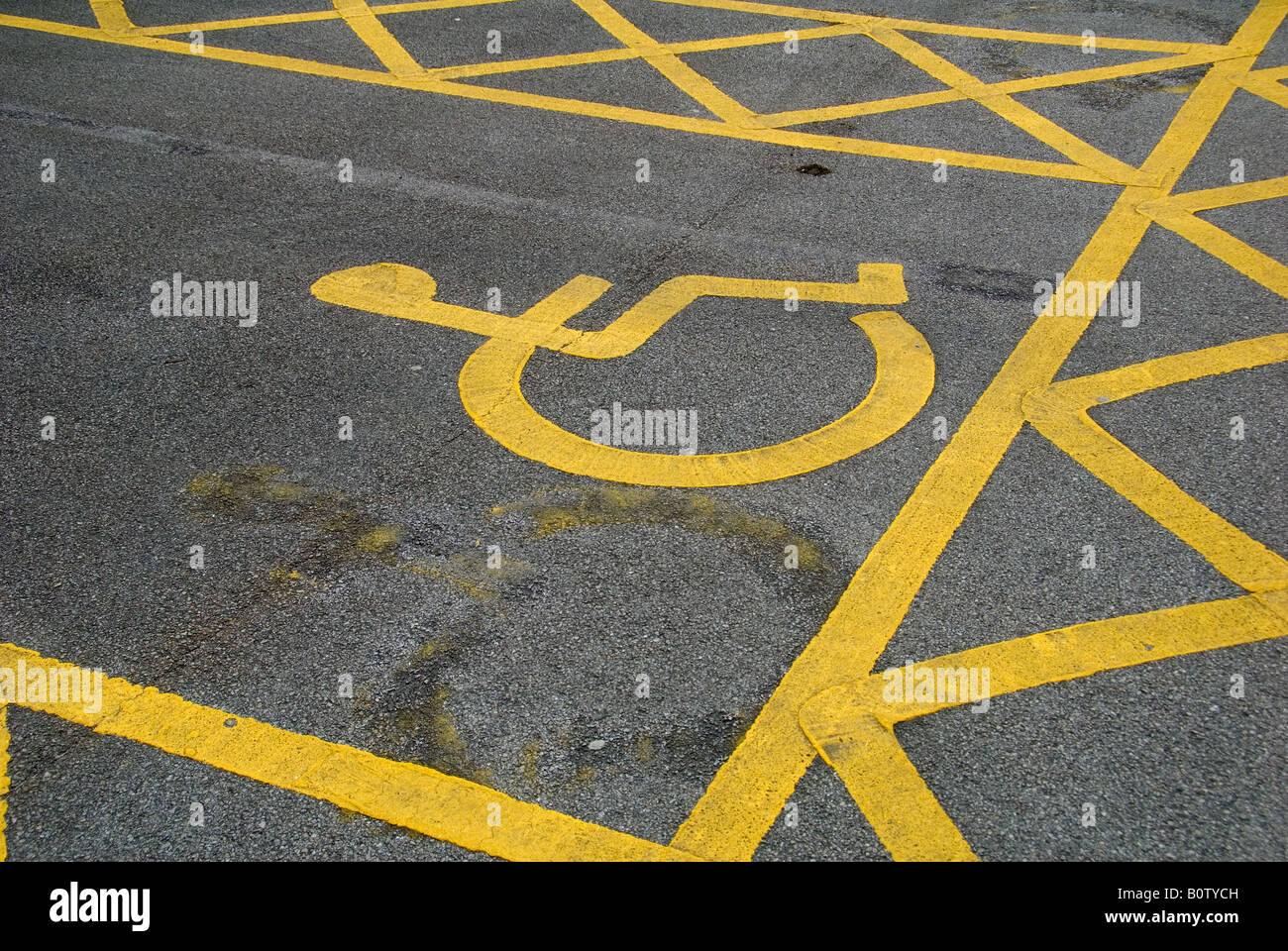 Disabled bay sign hi-res stock photography and images - Alamy