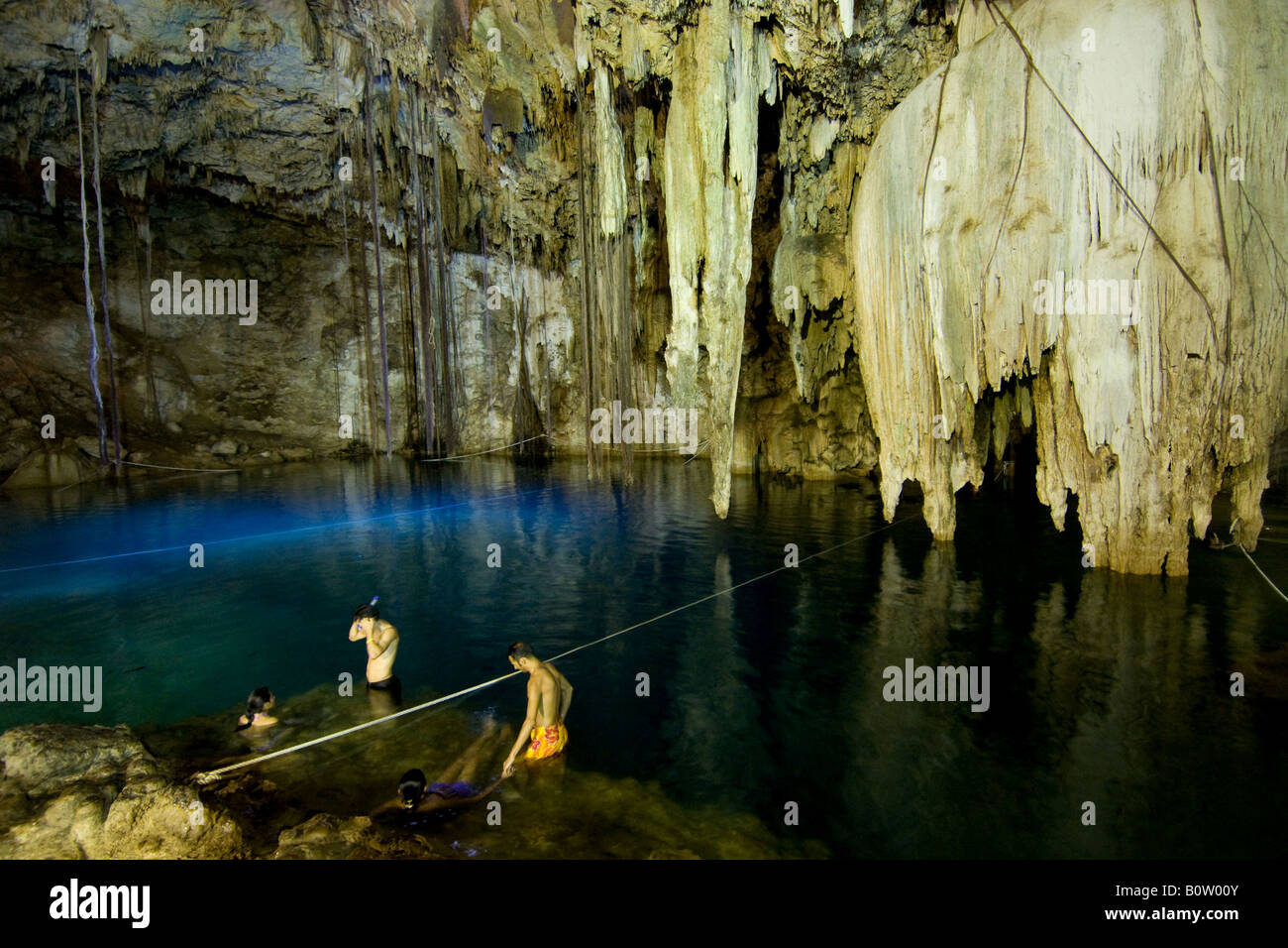 Xkeken cenote hi-res stock photography and images - Alamy