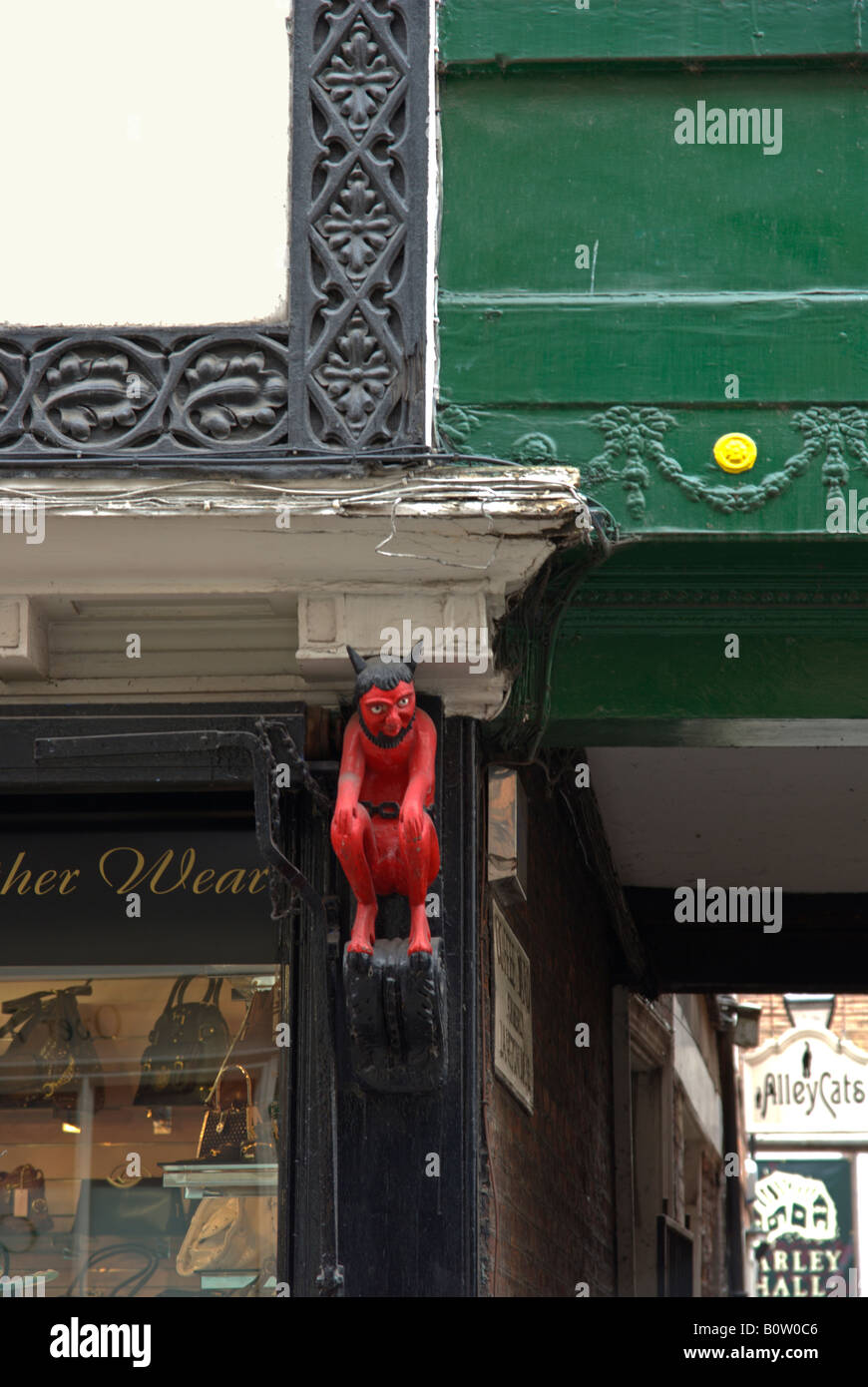 The devil statue hi-res stock photography and images - Alamy