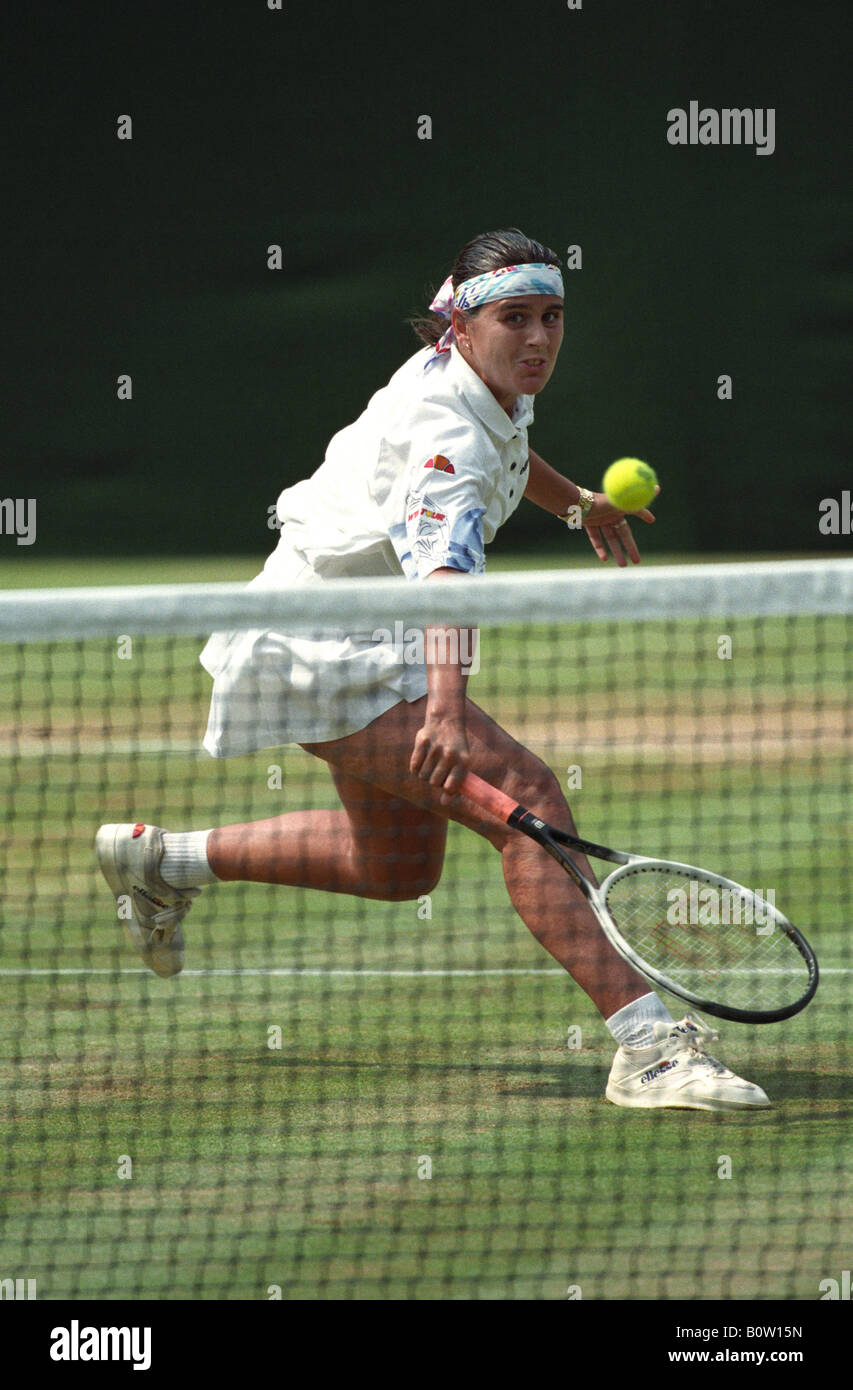 Conchita Martinez on her way to victory against Sabatini on Centre ...