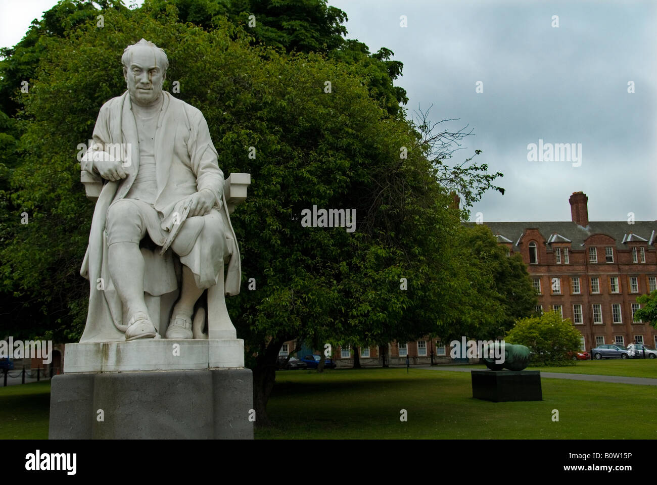 Salmon statue hi-res stock photography and images - Alamy