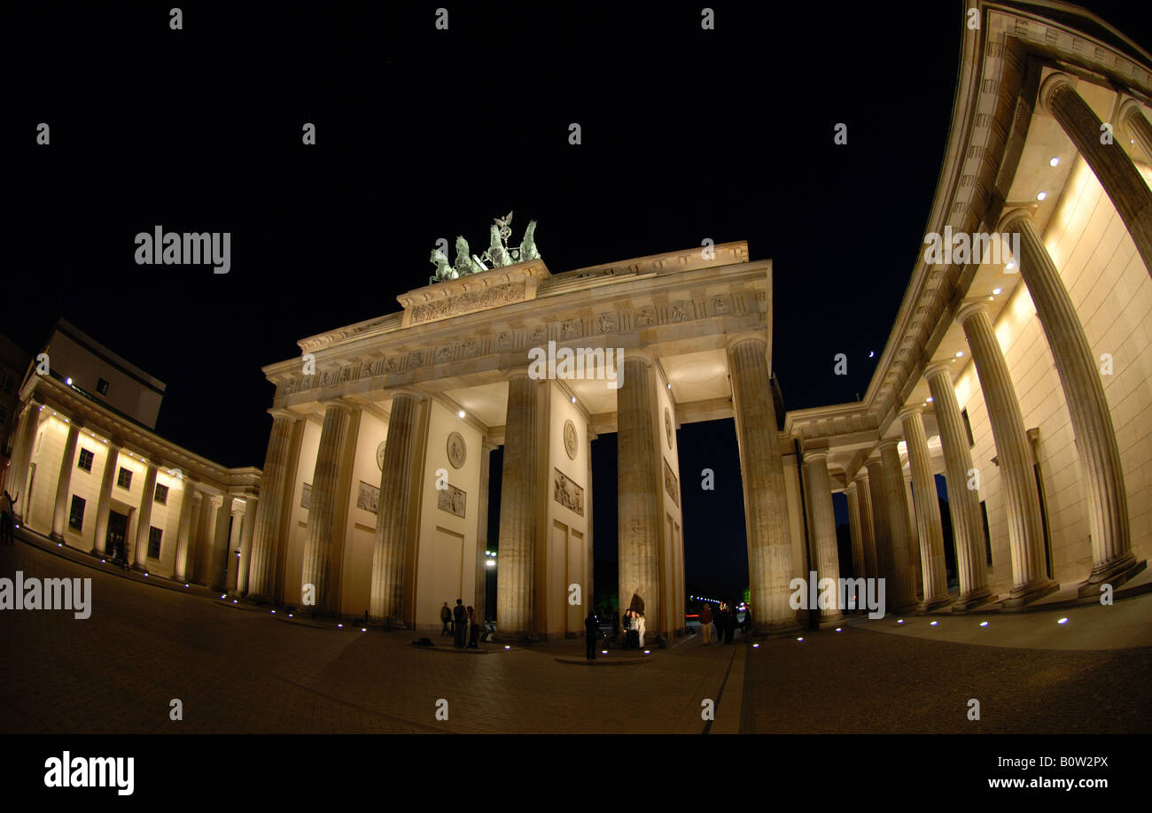 Brandenburg Gate at night Berlin Stock Photo - Alamy