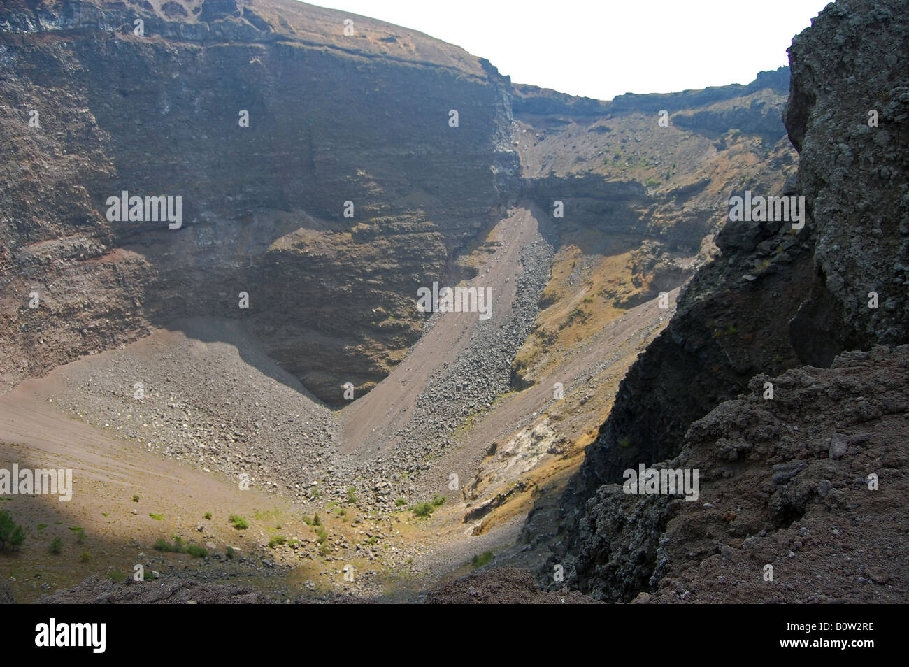 Looking into the volcanic crater of Mt Vesuvius Stock Photo - Alamy