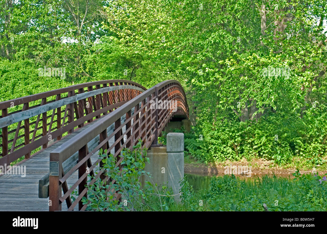 Environment crossing hi-res stock photography and images - Alamy