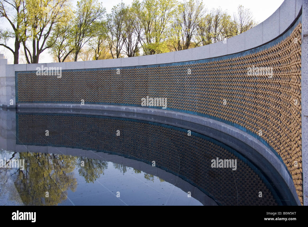 Washington - the Freedom Wall of the National WWII Memorial features ...
