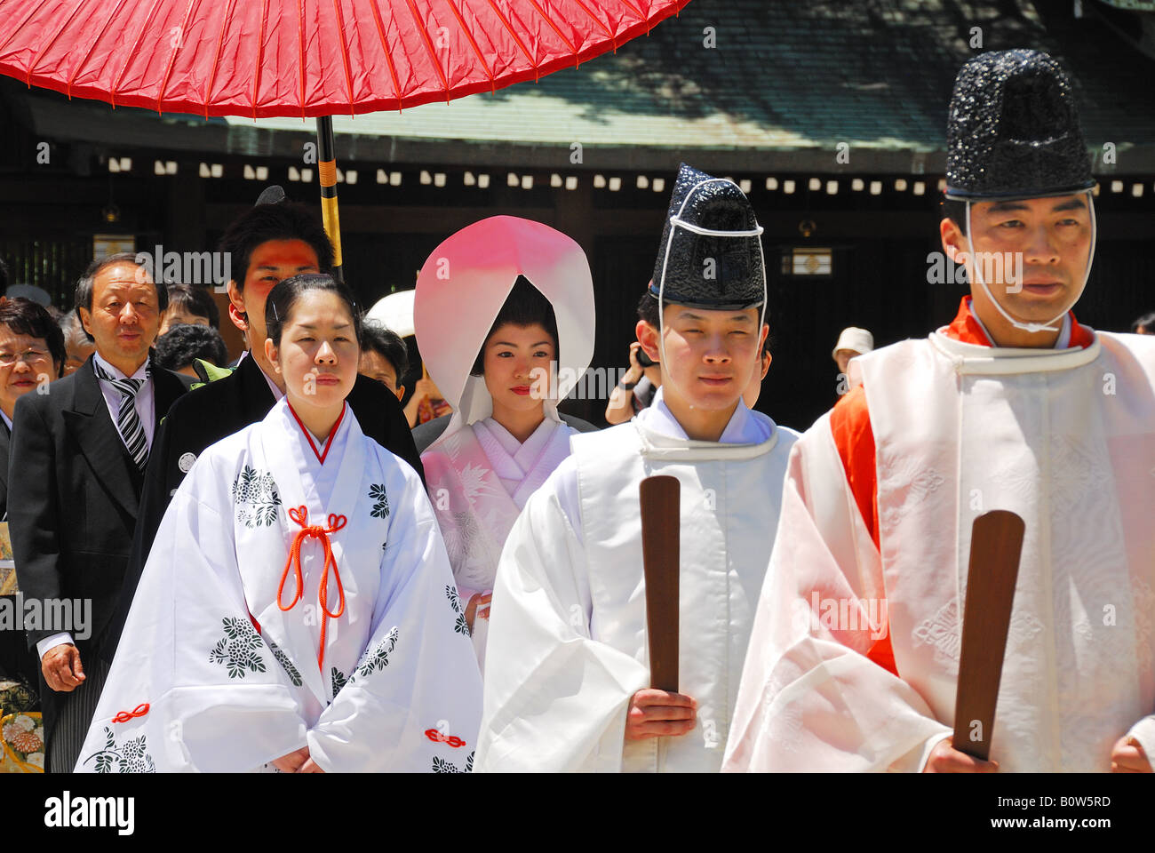 Marriage in Japanese traditional style Stock Photo - Alamy