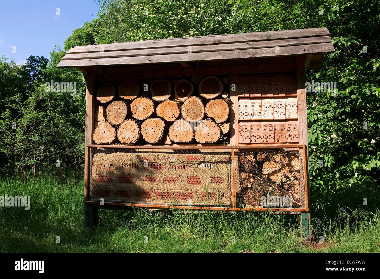 Nesting stand to create nesting possibilities for wild bees and other ...