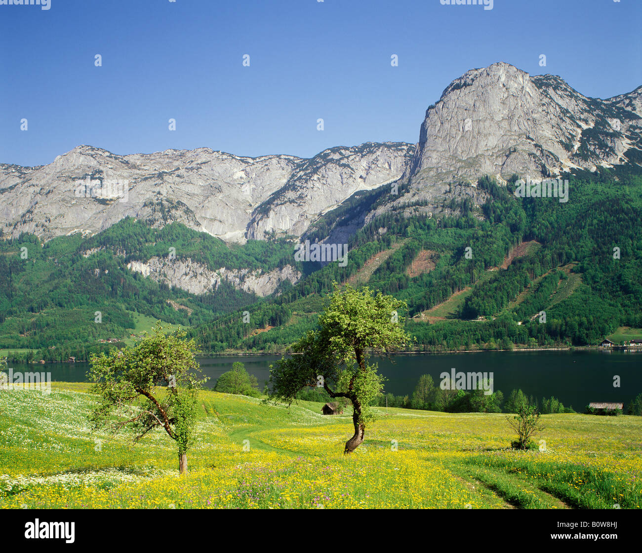 Austria grundlsee salzkammergut styria hi-res stock photography and ...