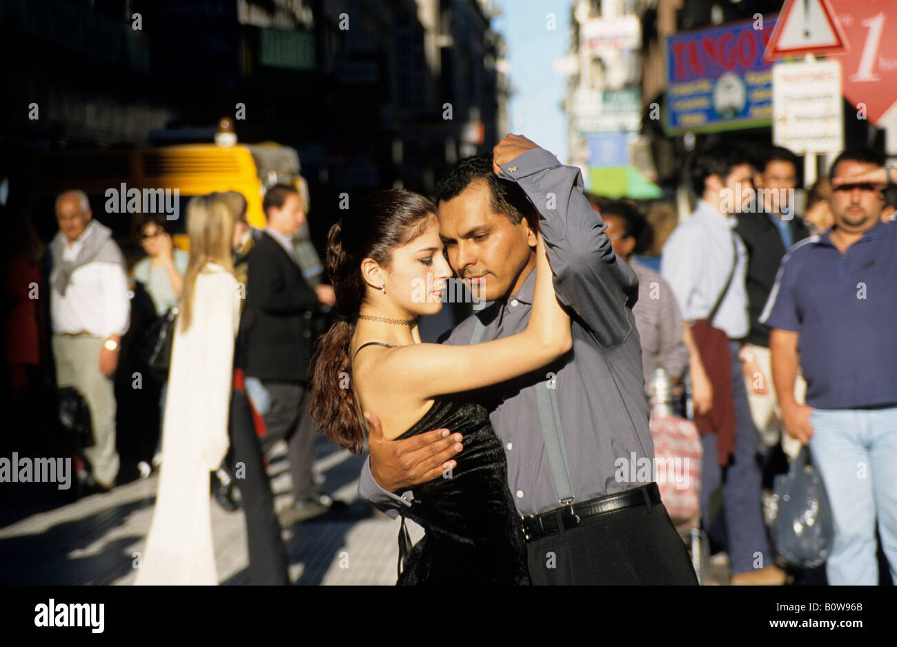 People dancing the tango in the streets, Calle Florida, Buenos Aires ...