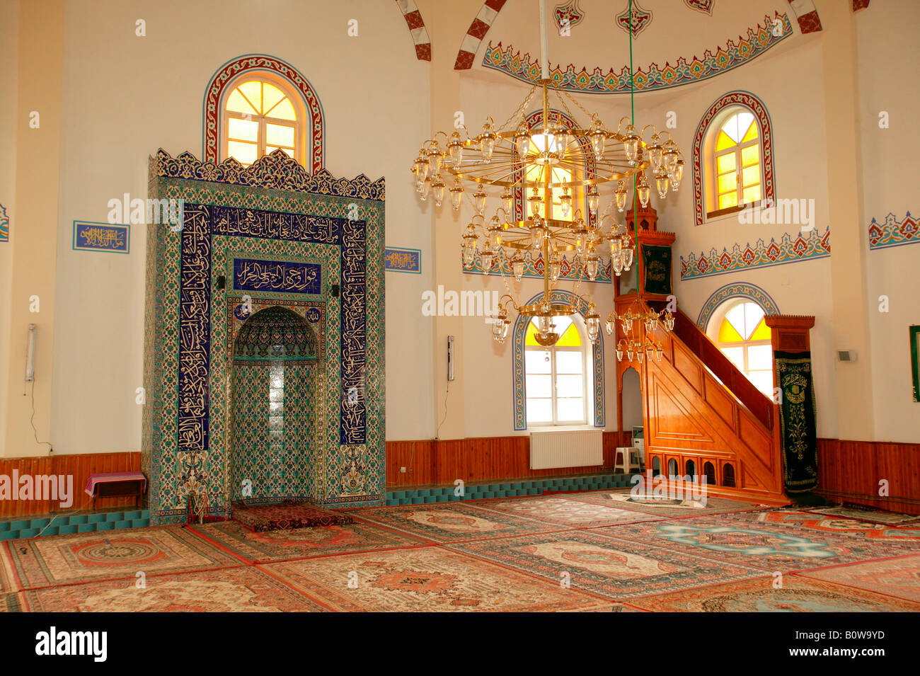 Interior minbar mosque hi-res stock photography and images - Alamy