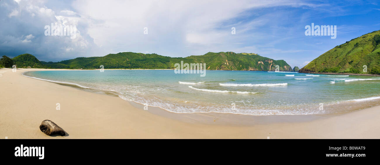 Deserted beach and bay near Kuta, Lombok Island, Lesser Sunda Islands ...