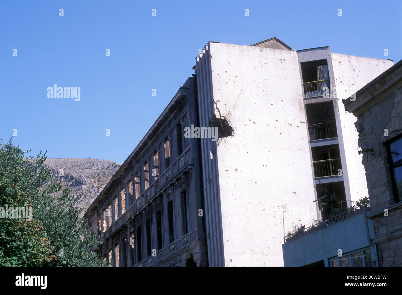 Shell damage hi-res stock photography and images - Alamy