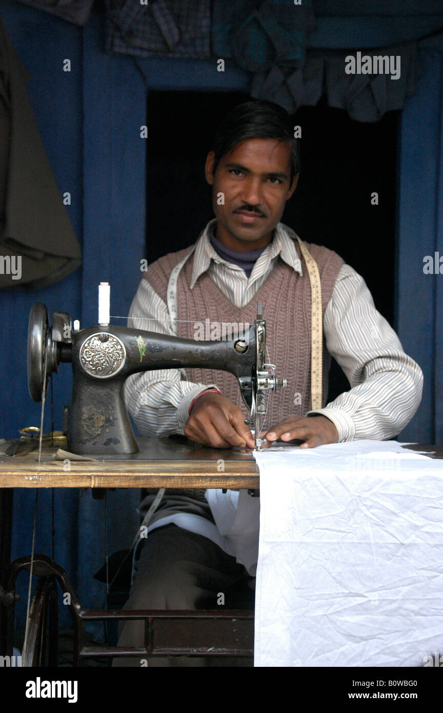 Indian tailors sewing machine hi-res stock photography and images - Alamy
