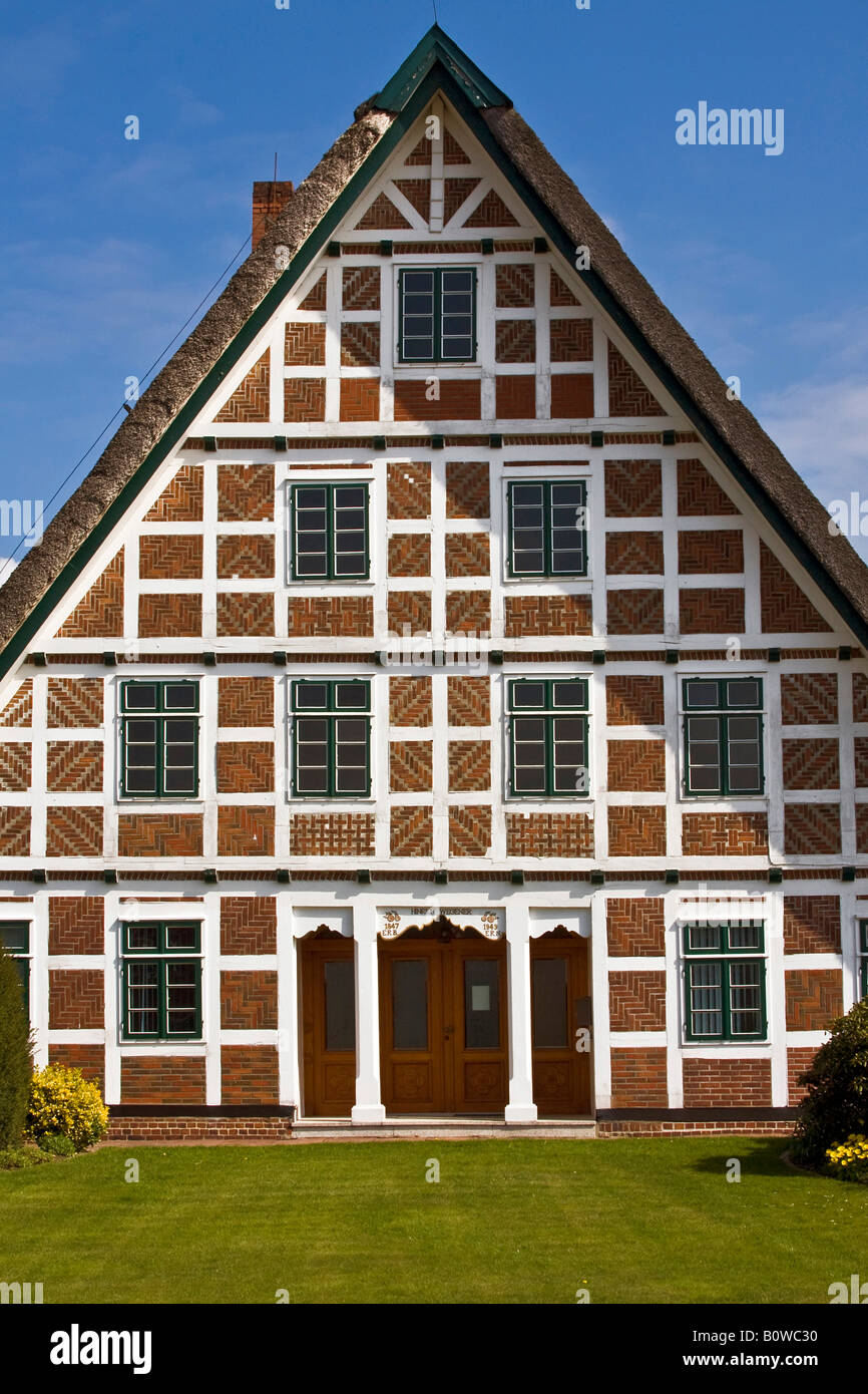 Historic timber-framed house with thatched roof, old farmhouse, Jork ...