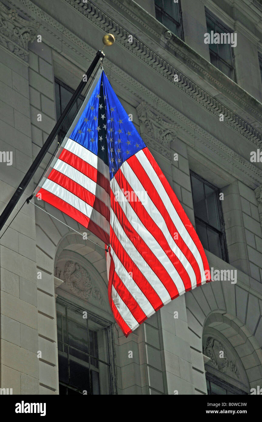 Nyse wall street star banner flag hi-res stock photography and images ...