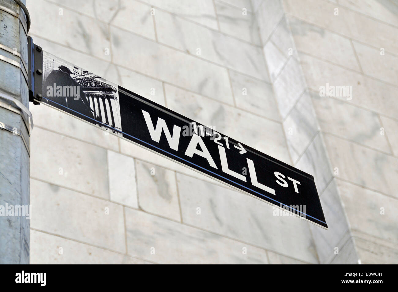 Outside new york stock exchange hi-res stock photography and images - Alamy