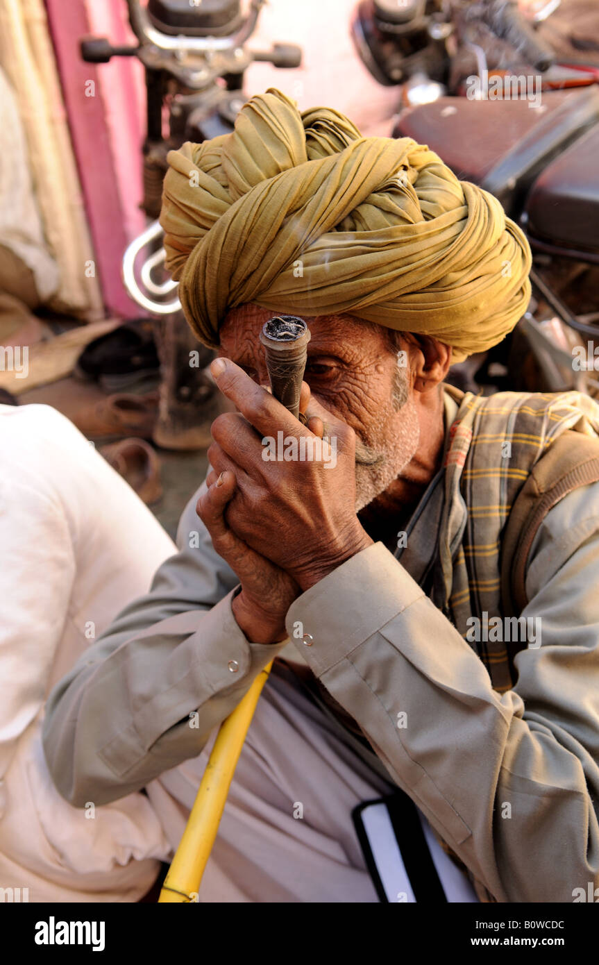 Smoking chillum hi-res stock photography and images - Alamy