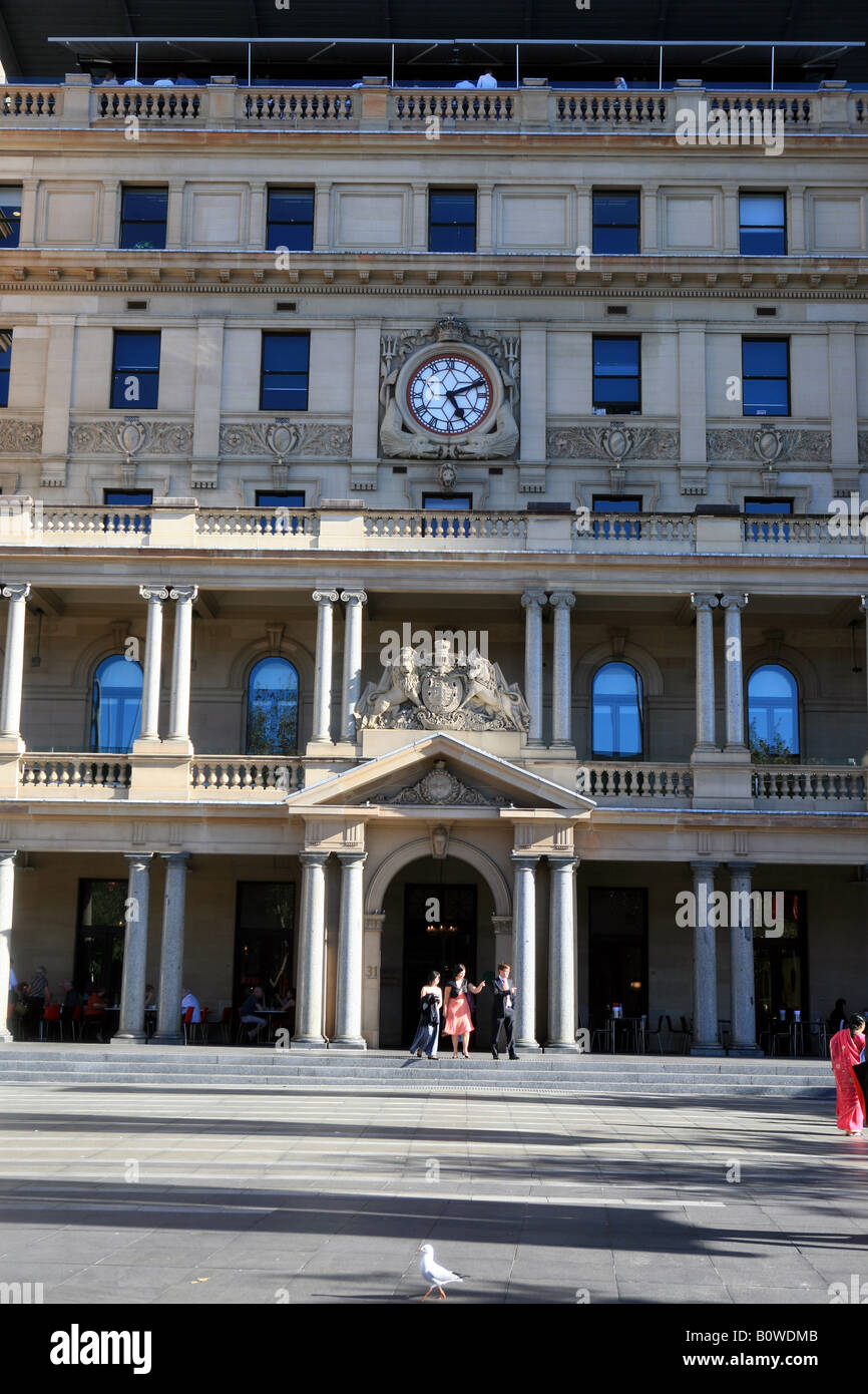Architecture behind the ferry terminal at Sydney harbour Stock Photo ...