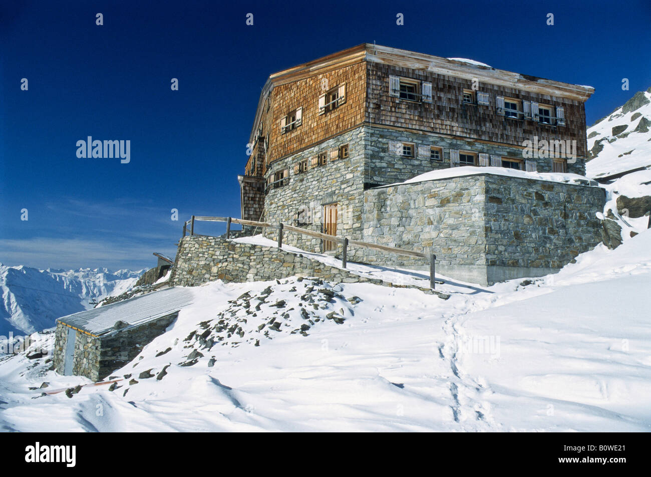 Front view of the Similaun alpine hut in winter, Oetztal Alps, Tyrol ...