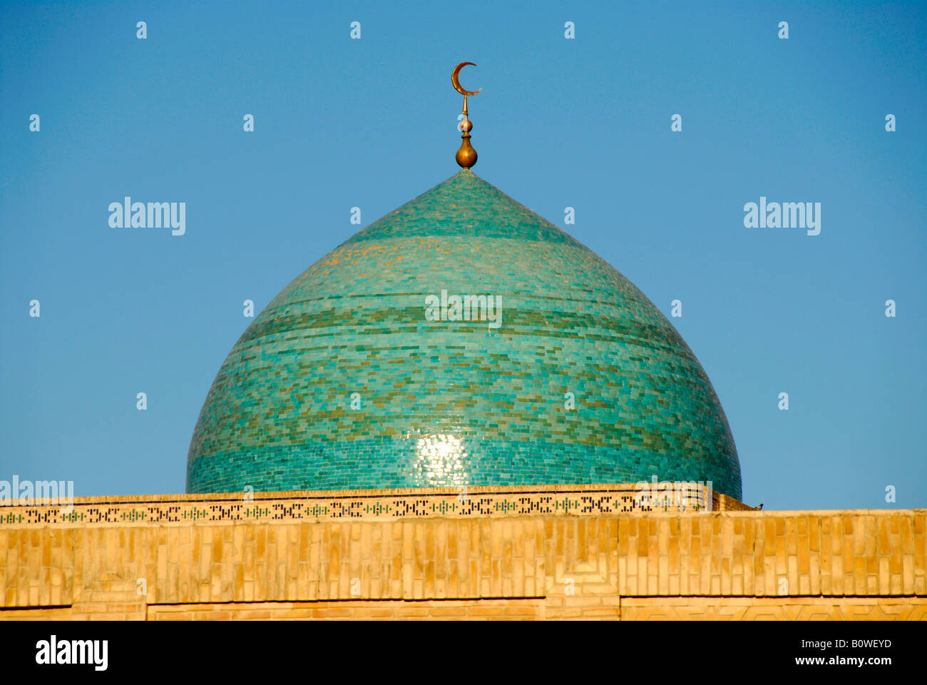 Turquoise blue shining dome of the Kalon Mosque, Buchara, Uzbekistan ...