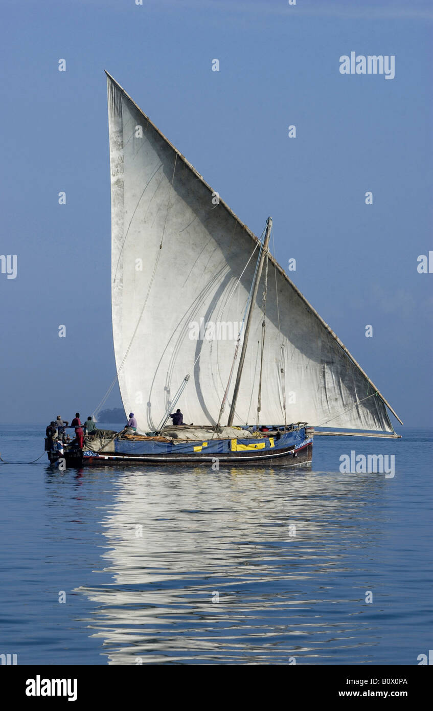 Ancient dhow hi-res stock photography and images - Alamy