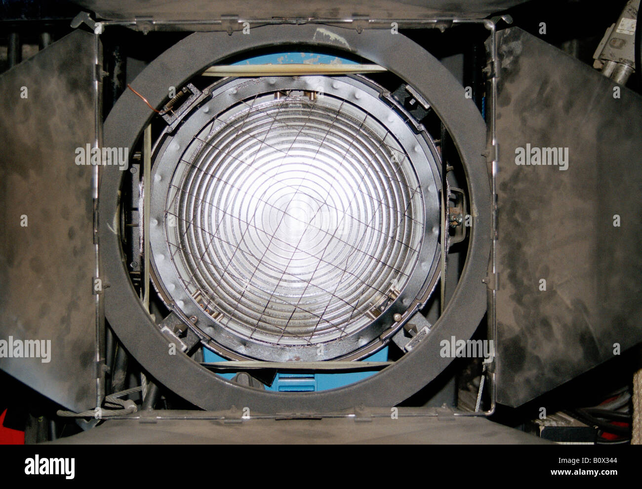 Object spotlight hi-res stock photography and images - Alamy