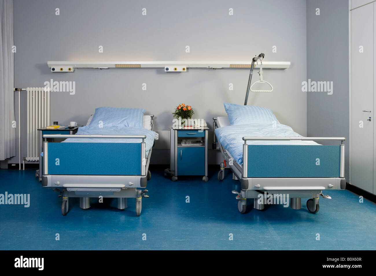 A hospital ward Stock Photo - Alamy