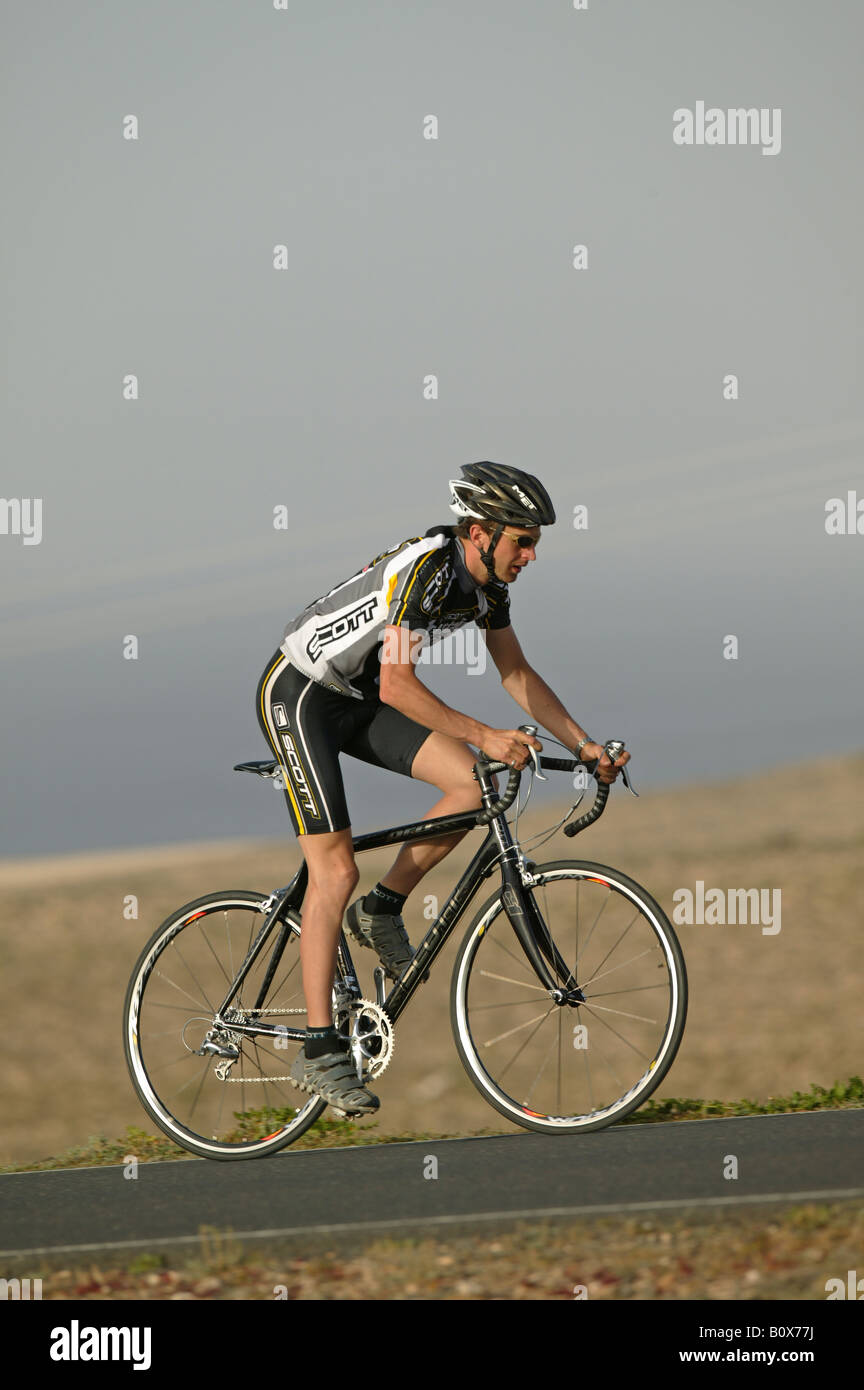 Road racing cyclist Cut Out Stock Images & Pictures - Alamy