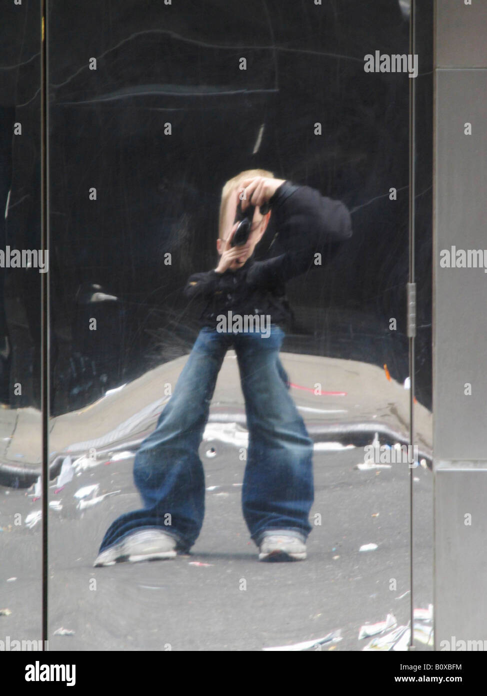 Distorted hi-res stock photography and images - Alamy