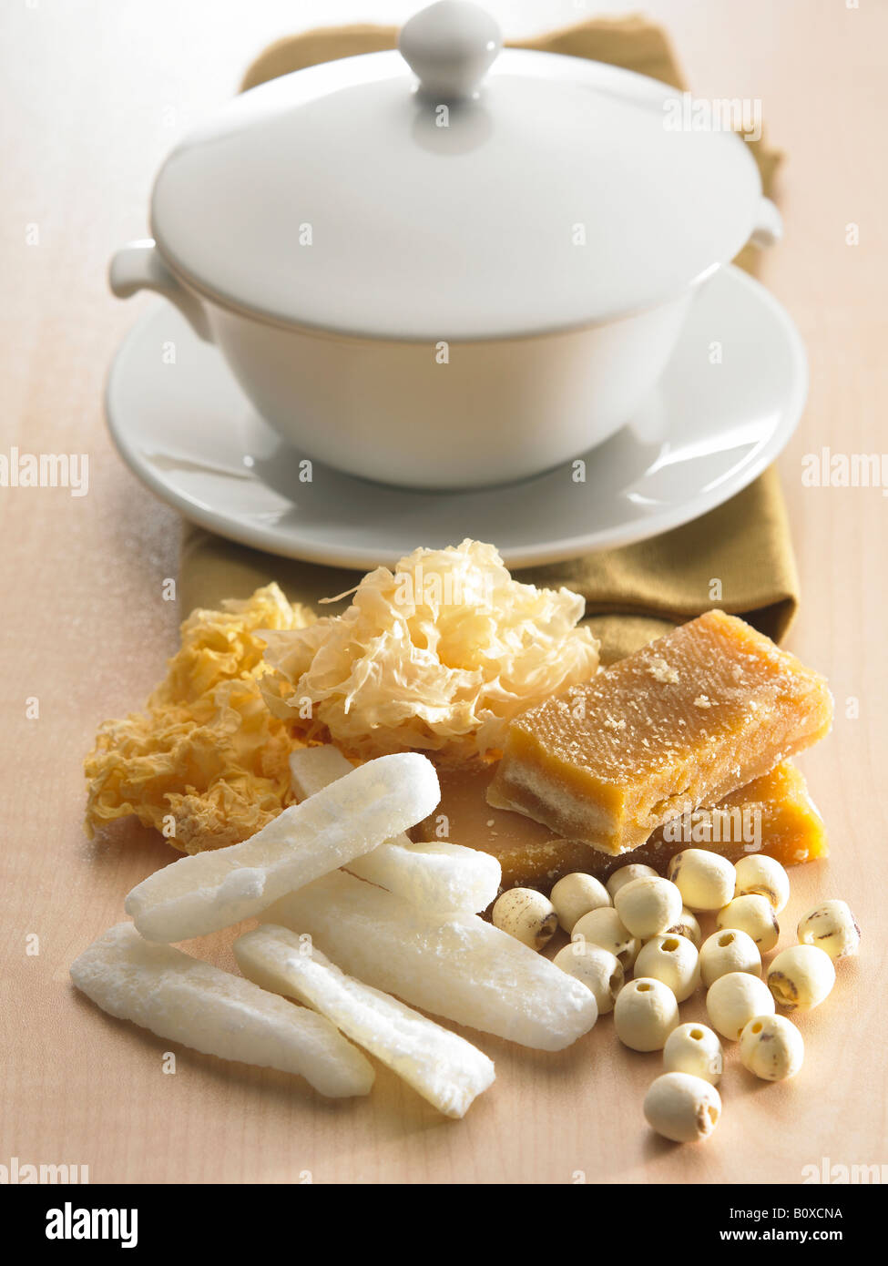Boil chinese medicine hi-res stock photography and images - Alamy