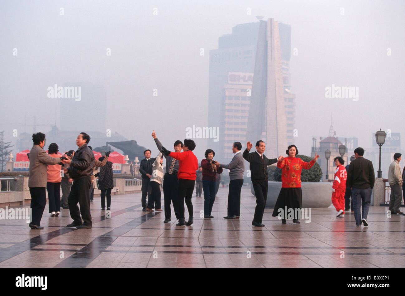 Couple dancing square dance in hi-res stock photography and images - Alamy
