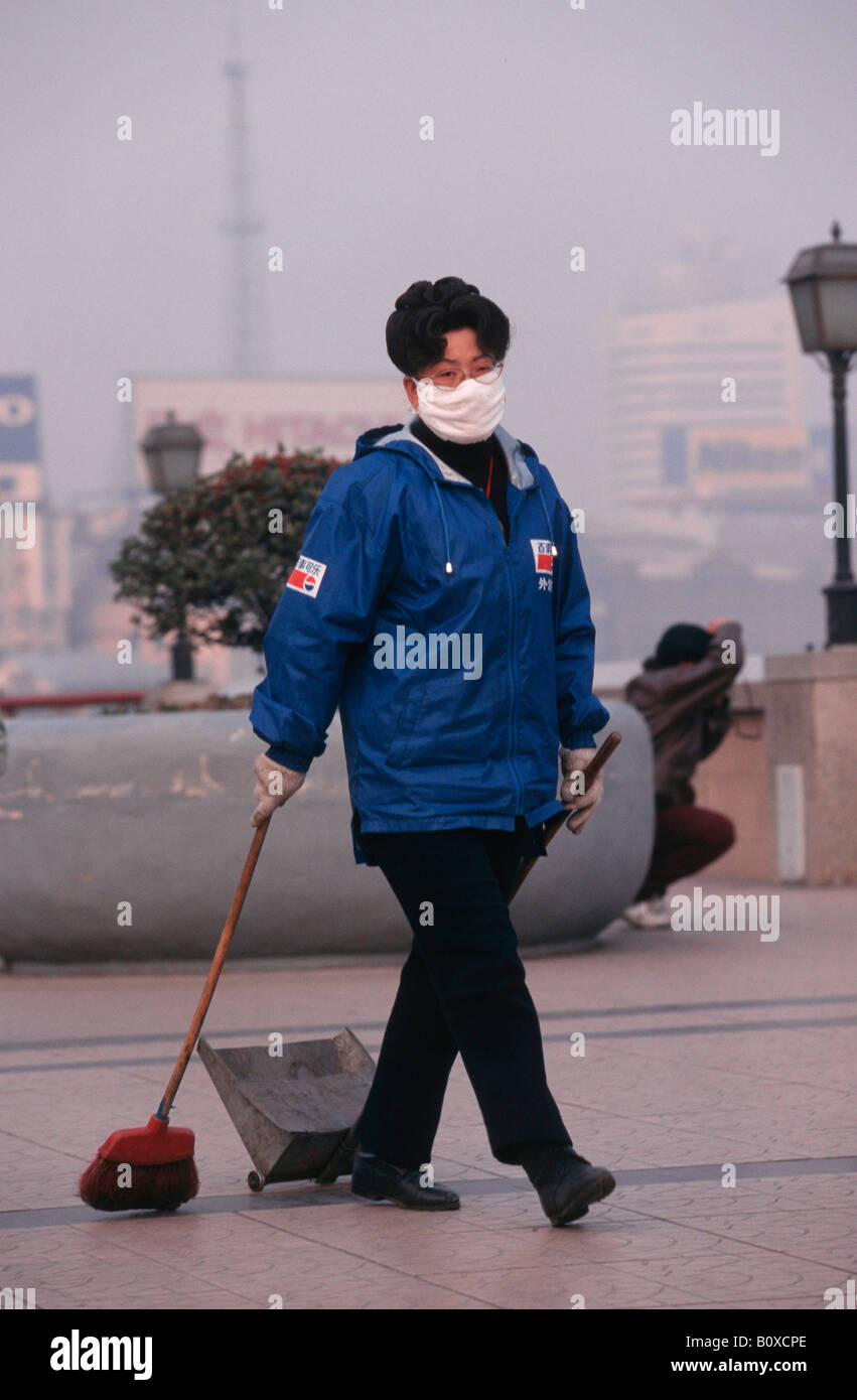 Chinese street cleaner hi-res stock photography and images - Alamy