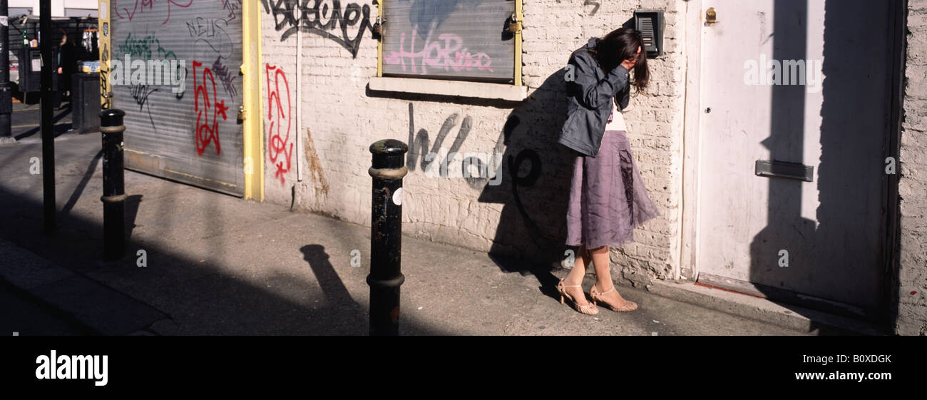 Vulnerable girl street britain hi-res stock photography and images - Alamy