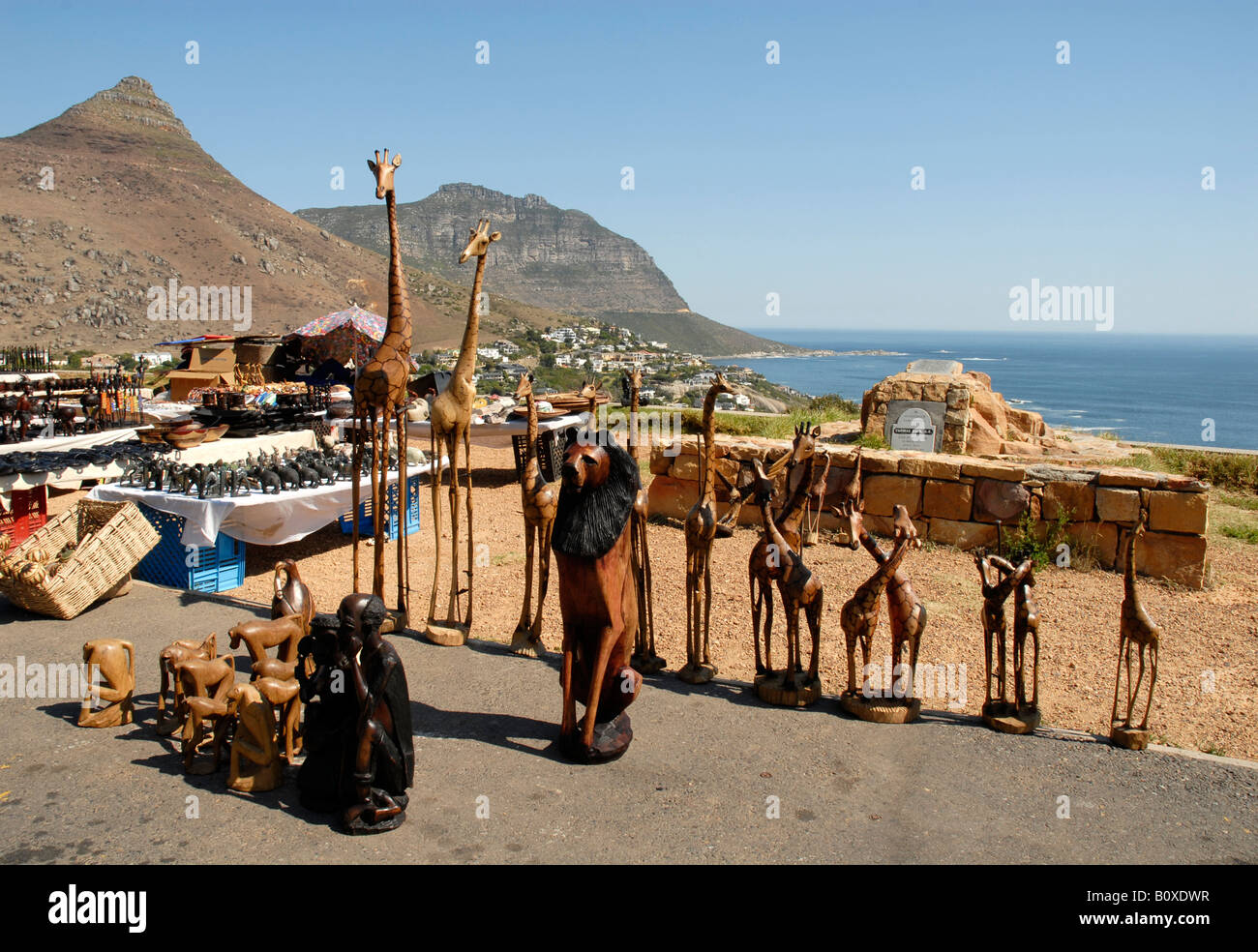 African curio hi-res stock photography and images - Alamy