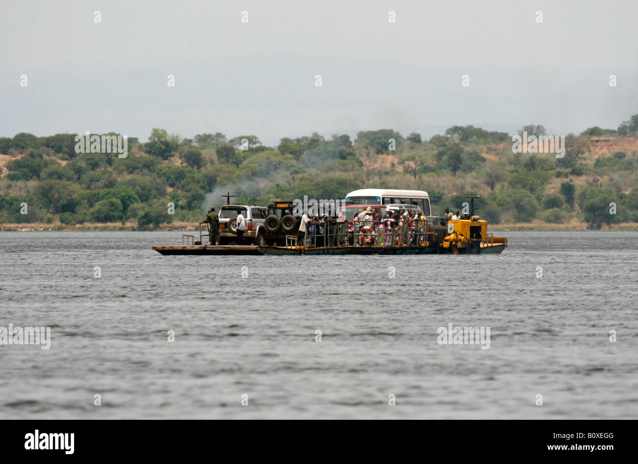 The Paraa ferry carrying vehicles and passengers across the River Nile ...